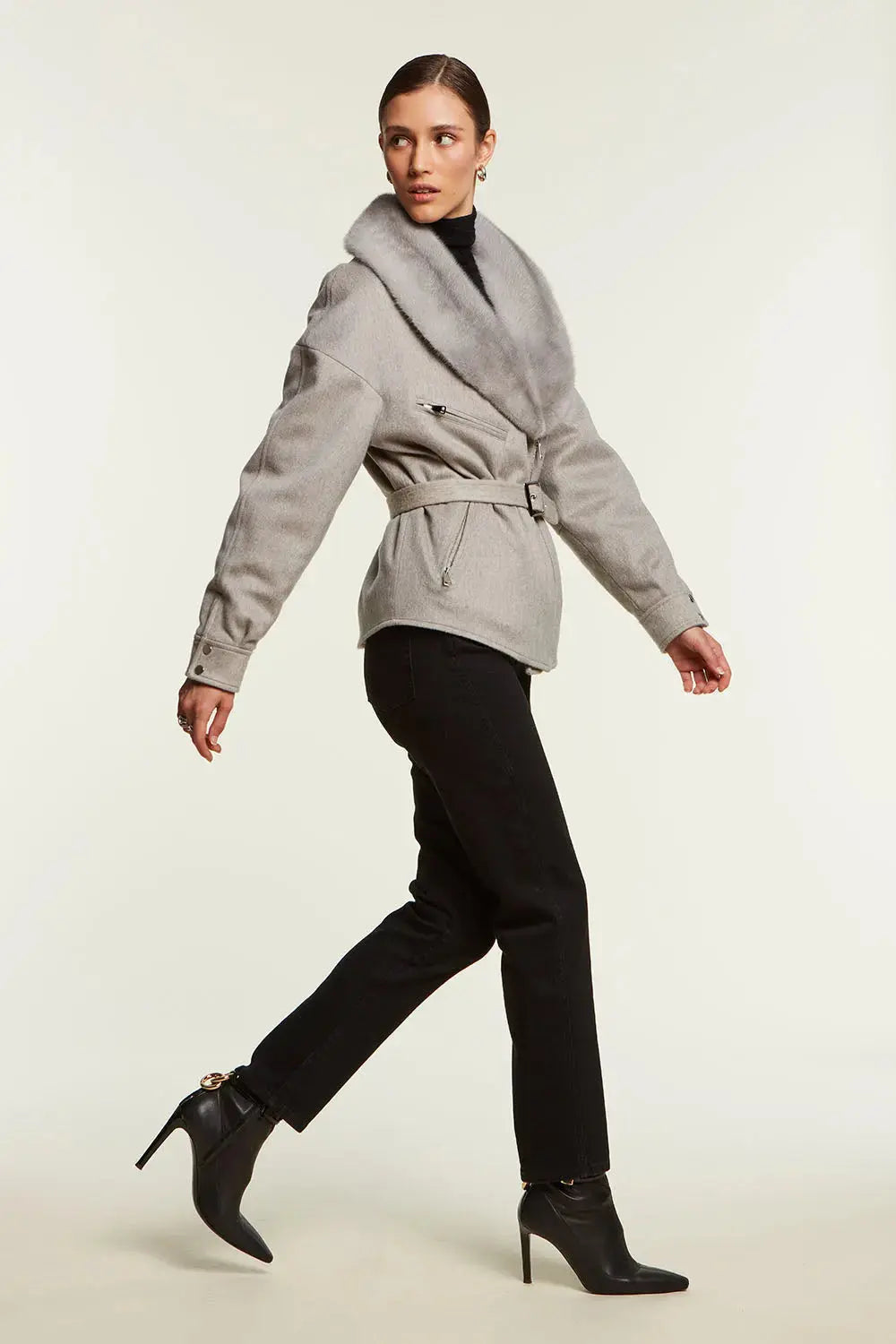 Jacket with sapphire mink collar | Moretti – paolomoretti